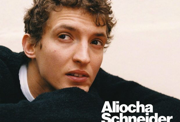 Aliocha Schneider : Un Jeune Talent Émergent – Populaction Actualités