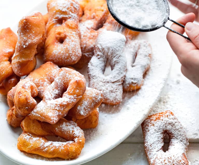 La Délicieuse Tradition des Beignets de Carnaval – Populaction Actualités