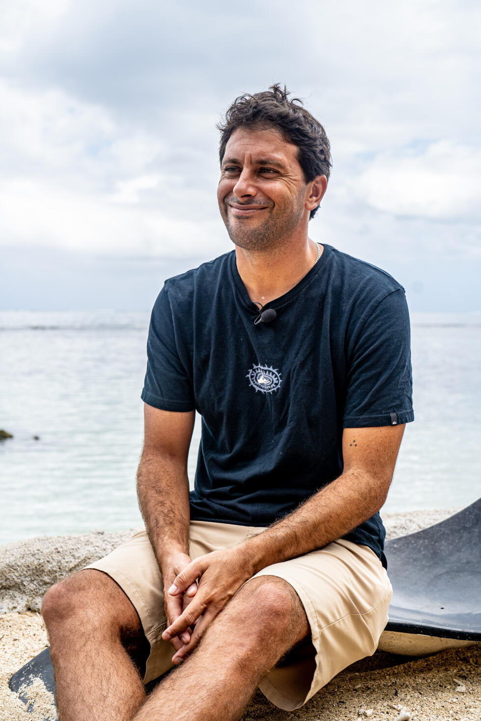 Jeremy Flores : Le Parcours d’un Titan du Surf – Populaction Actualités