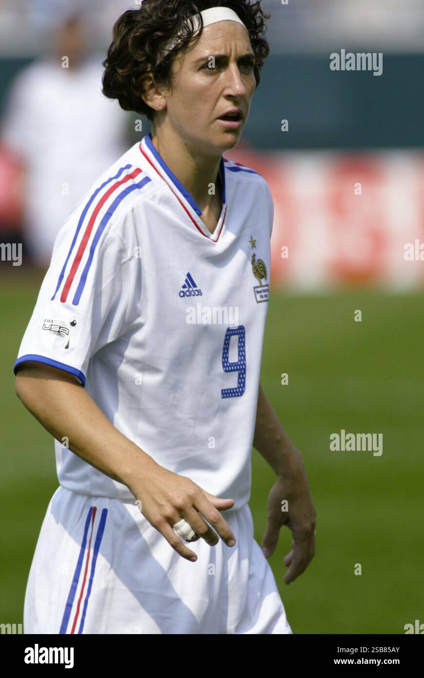 Marinette Pichon : Un Pilier du Football Féminin – Populaction Actualités