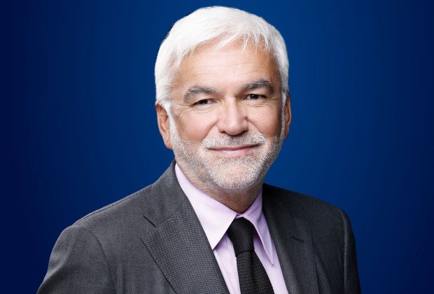 Pascal Praud : Un Pilier des Médias Français – Populaction Actualités