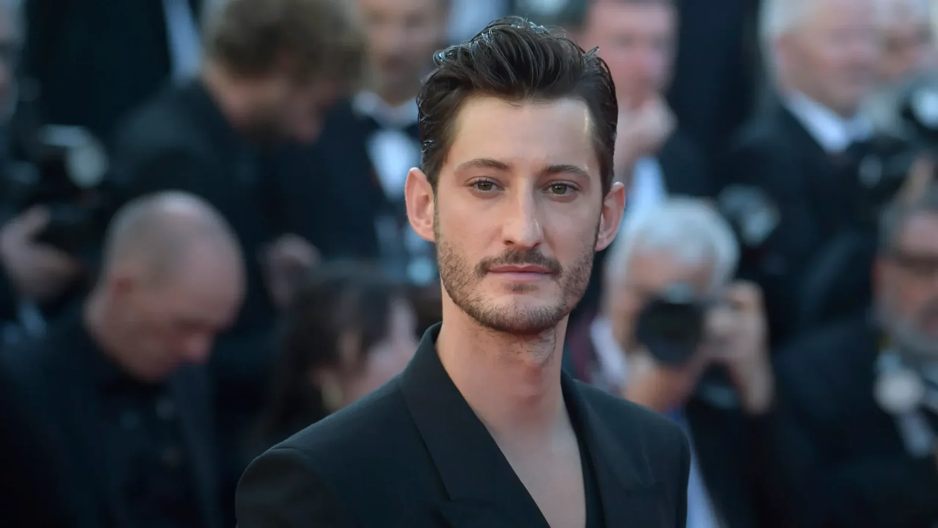 Pierre Niney : L’Ascension d’un Talent Exceptionnel – Populaction ...