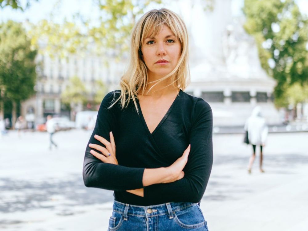 Lauren Bastide : Une pionnière du féminisme moderne en France – Populaction Actualités
