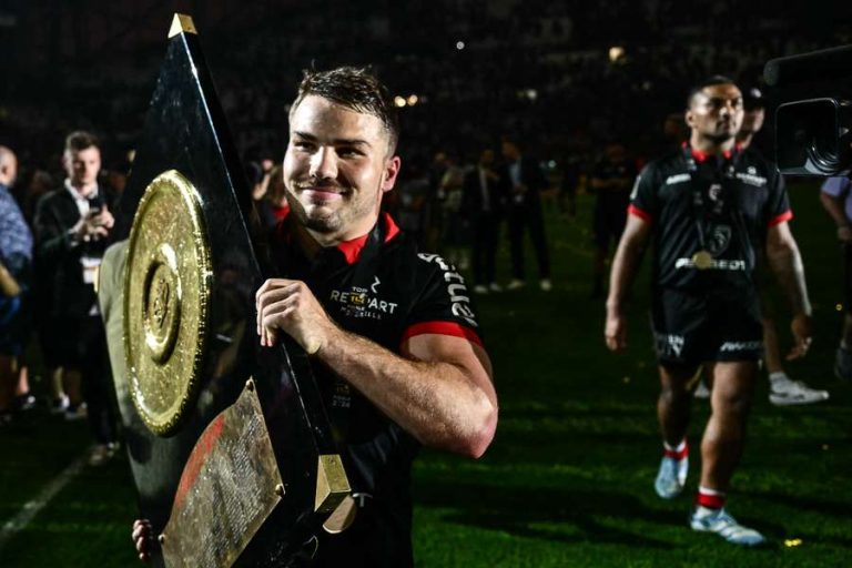 Antoine Dupont : un leader sur le terrain – Populaction Actualités